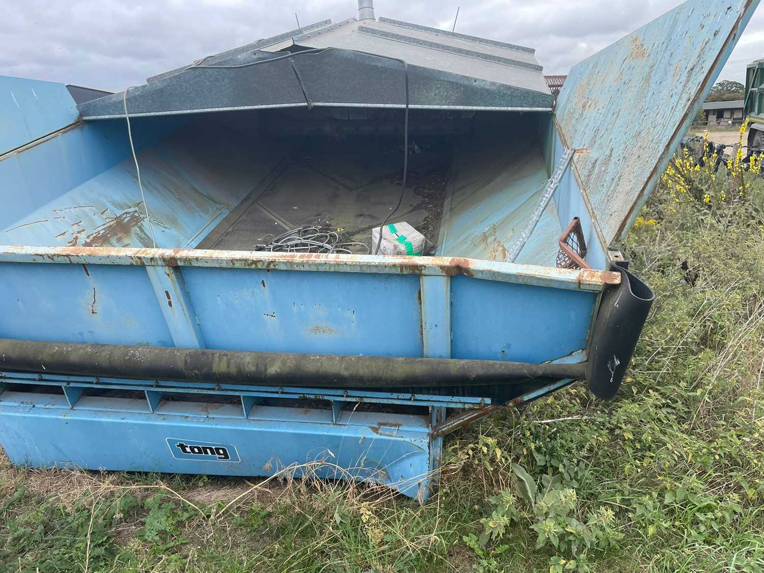 Lot 108 - Compactor and screener, complete setup,